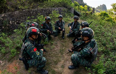 武警贵港支队组织特战队员实战化训练锻造过硬本领 中国军网