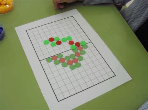 Aprendo En Infantil Y Primaria Juego SimetrÍas Con Fichas De Parchís