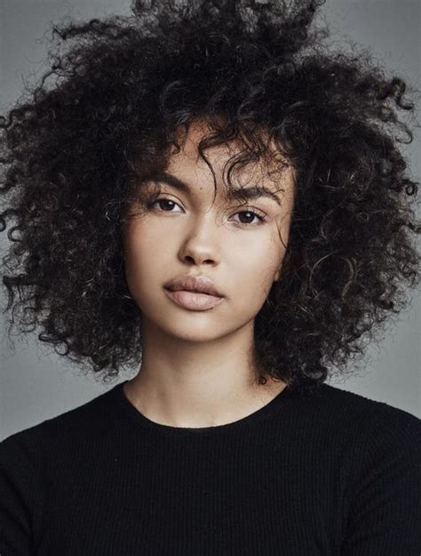 دانلود عکس فانتزی مو فرفری نقاشی فانتزی مو فرفری دختر مو فرفری