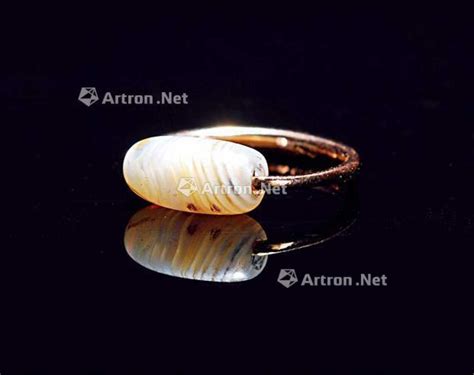 18k金镶老缠丝玛瑙戒指浙江世贸 “艺术江南”—2014年夏季艺术品拍卖会浙江世贸拍品价格图片拍卖专场拍卖会预展拍卖会结果卓克拍卖频道