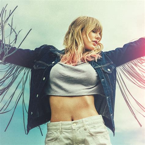 Taylor Swift Belly Button