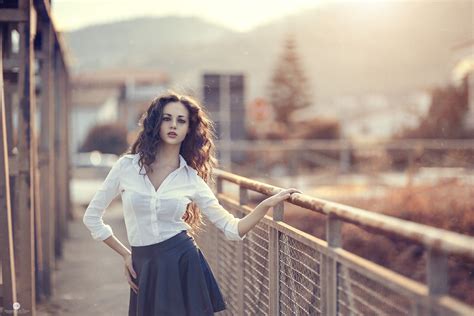 Curly Hair Women Wallpapers Wallpaper Cave