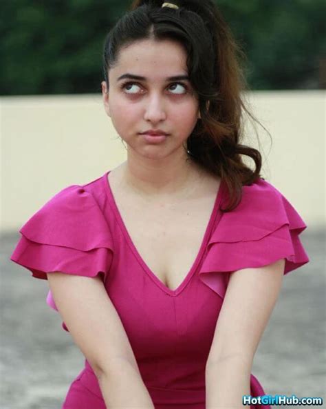 Beautiful Indian Teen Girls Showing Big Boobs 16 Photos