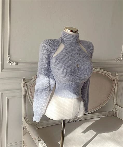 우아르 오데트 실크퍼 크롭 니트세트 결혼식 하객룩 데이트룩 파티룩 브라이덜샤워 셀프웨딩 연말모임룩 크리스마스니트 숏니트 크롭니트 겨울니트 폴라니트 앙고라니트 퍼니트 크롭가디건