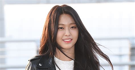 [포토엔]설현 바람에 날리는 긴 생머리