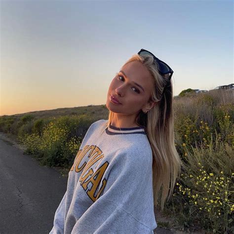 Instagram Post By Emma 💌 • Mar 21 2022 At 531pm Utc Beach Outfit