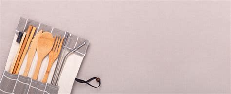 텍스타일 린넨 배경에 친환경 대나무 칼 붙이 세트 제로 폐기물 플라스틱 무료 개념 수평 배너 0에 대한 스톡 사진 및 기타 이미지 Istock