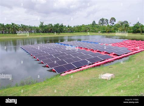 Floating Solar Panel Solar Photovoltaic Panel Pv System In Industry