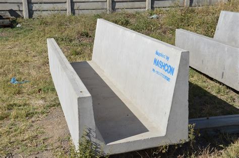Precast Concrete Flat Back Feed Trough Nashcon Zw