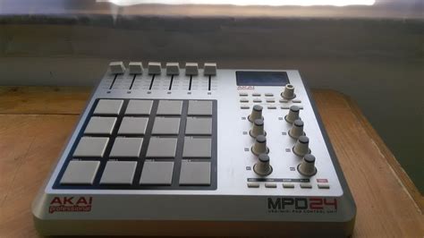 Amazon Com Akai Professional MPD USB Midi MPC Pad Controller Musical Instruments
