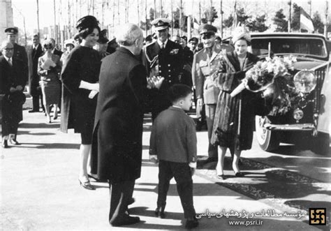 در سفر ملکه الیزابت به تهران چه گذشت؟ مؤسسه مطالعات و پژوهش‌های سیاسی