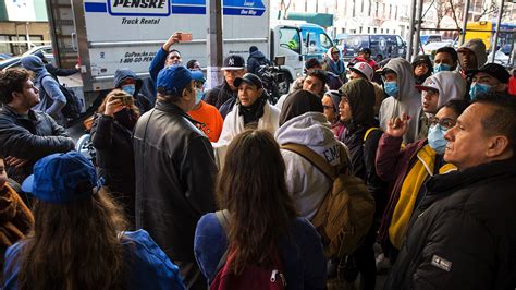 Nyc Schools To Start Housing Migrants In Gyms
