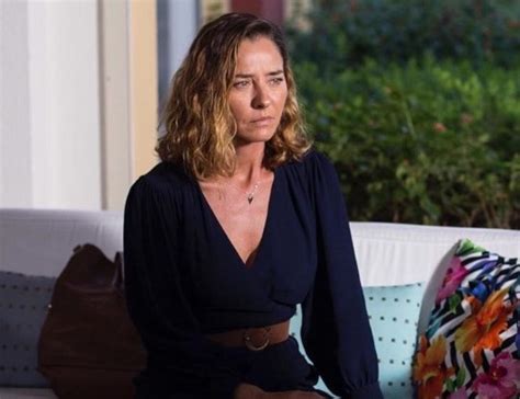 Ece Uslu Kimdir Yepyeni Bir Dizi Ile Ekranlara Dönecek Ece Uslu Kaç