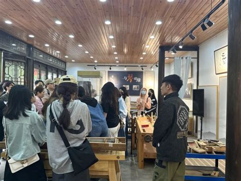 扬州大学音乐学院师生们参观守仁制琴社学习交流！ 新闻动态 守仁制琴社