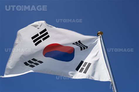 바람에 펄럭이는 태극기 유토이미지 상세페이지 베이직샵 사진 20721914