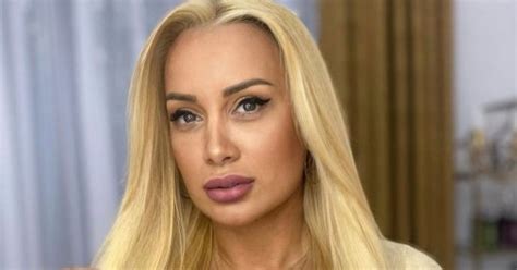 Onlyfans Star Faces Death Threats From Creep Who Wears T Shirts With