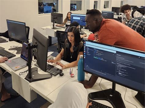 You Wont Believe How These Coders Crush Problems By Taking Advantage Of Their Diverse Backgrounds