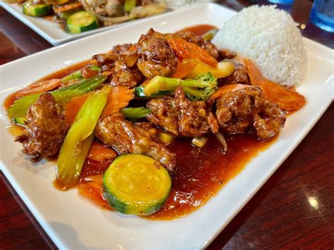 Review Yes Mama Kitchen Seeks To Please Vegans Meat Lovers Alike Ottawa Citizen