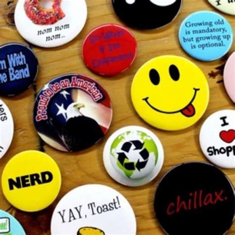 Printed Multicolor Batch Button At Best Price In Jaipur Id 26260293691