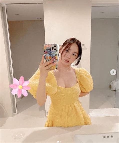 이건 언제 민효린 노란 원피스 입고 드러낸 글래머 몸매 헉스