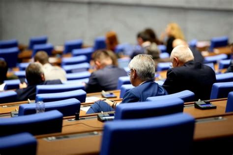 Решено Създават временна комисия за полицейското насилие