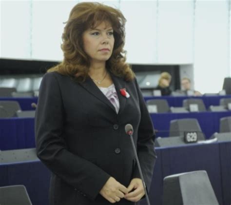 Европарламентът ще гледа доклад искащ пълно спиране на фондовете за България Европа за мен