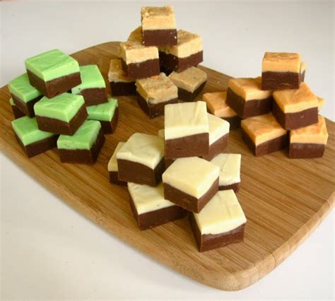 Simple Layered Flavored Fudge With Tons Of Flavor Combinations The Lindsay Ann