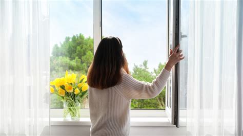 Are You Opening Your Windows The Right Way To Cool Down Your Home