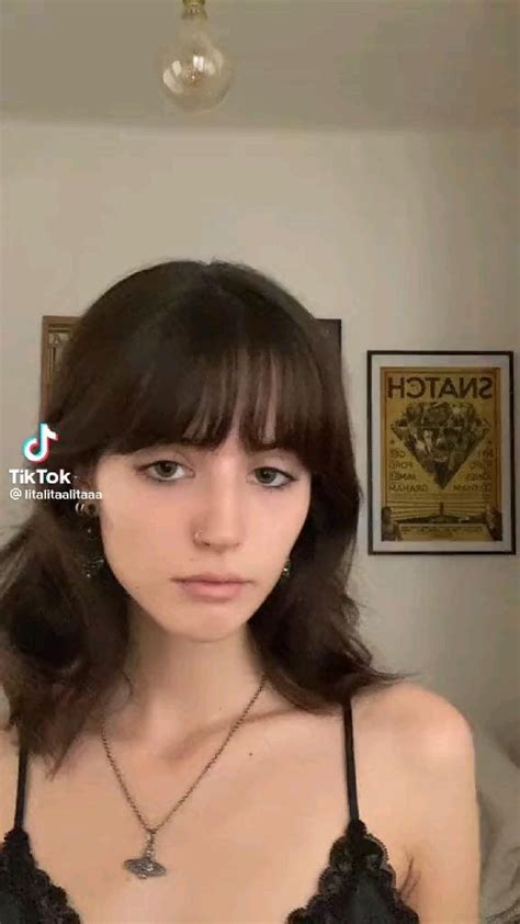 Red Lip Look Style De Cheveux Coiffure Cheveux