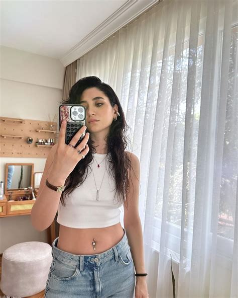 Sitare Akbaş R Turkishceleb