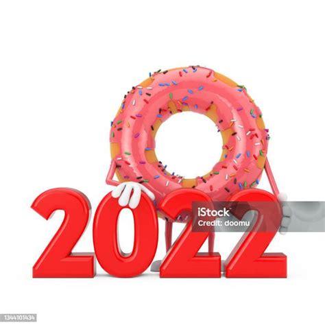 빅 스트로베리 핑크 글레이즈 도넛 캐릭터 마스코트 와 레드 2022 새해 기호 3d 렌더링 2022년에 대한 스톡 사진 및 기타