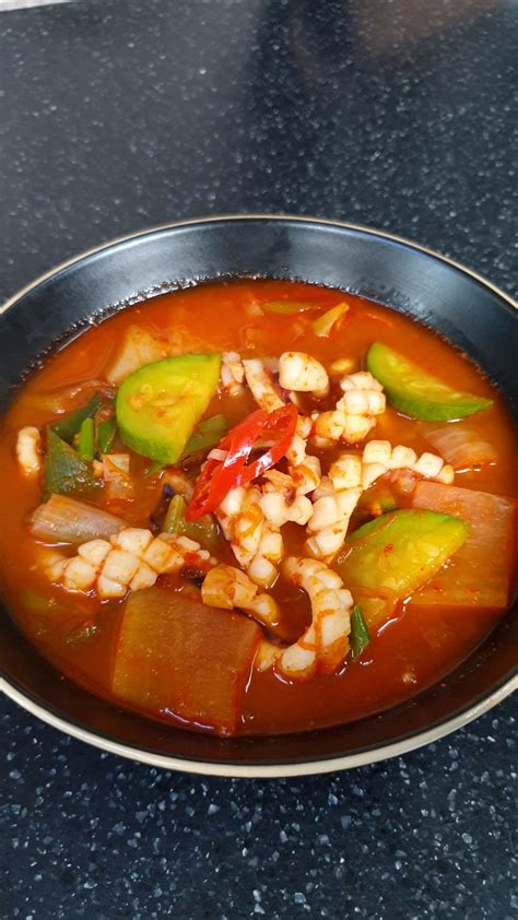 오징어 사다가 고추장찌개를 끓여보세요 얼큰한 국물이 정말 끝내줘요😍 다음 루프