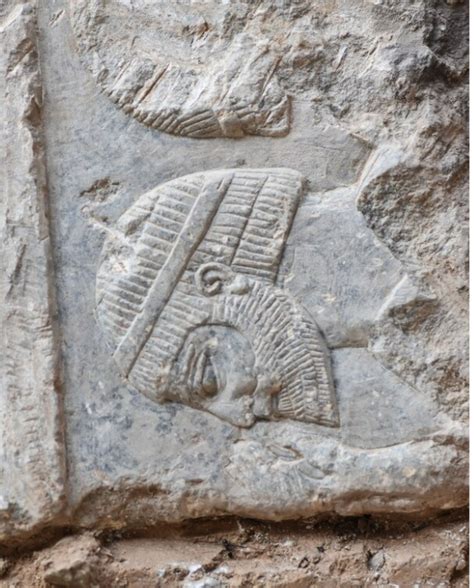 Is가 파괴한 유적에서 고대 예술작품 및 유적 발견 유머움짤이슈 에펨코리아