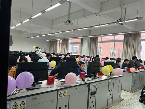 学校成功举办第十一届acm程序设计大赛 软件工程学院