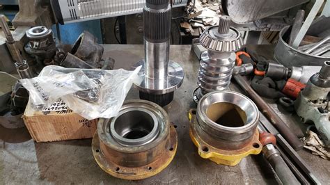 Caterpillar Grader Circle Drive Motor Repairing And Rebuilding Motor Mission Machine And Radiator