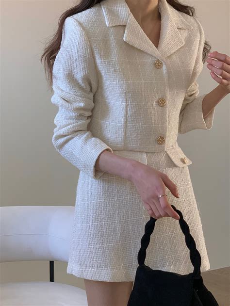 모더니룸 여성 세미 크롭 기장 트위드 자켓 격식있는 코디 포멀한 트위드 자켓