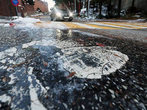 눈길 미끄러질 때차 핸들 반대 방향으로 틀면 쾅~