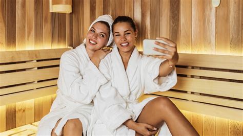 How To Host A Social Sauna And Cold Plunge Party Island Sauna