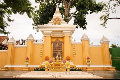 Norodom Sihamoni Norodom Sihamoni នរោត្តម សីហមុនី