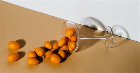 감귤류 건강한 식생활 고 대비 고상한 과일 과일 배열 그림자 금귤 누워 있는 다채로운 단순한 디자인 마티니