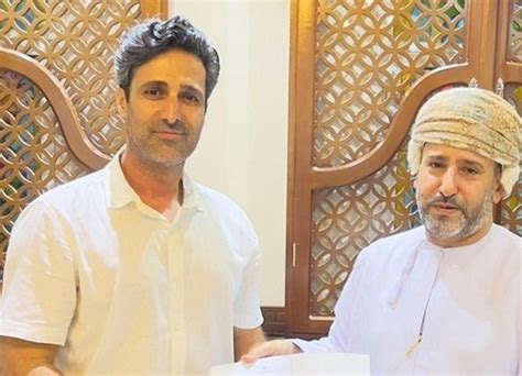 جواد قارایی و عمان‌گردی به‌جای ایران‌گردی؛ در گلستانه بوی علف می‌آید