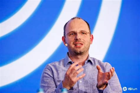 Ai时代，github Ceo揭秘为何公司仍要抢着招初级工程师？