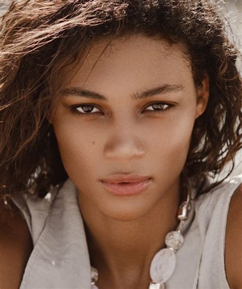 5 Hot Sexy Aaliyah Matauseja Bikini Pics