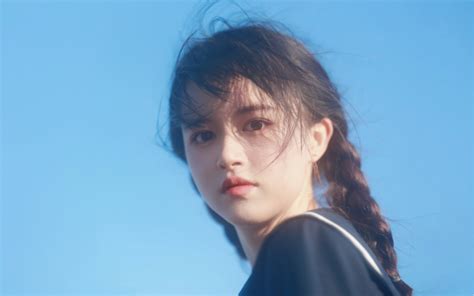 该怎么形容她呢 呆呆的美美的 嘴硬心软的拽拽的眼睛大大的漂亮的 我爱的爱我的重要的是她是我的 甜一口没 甜一口没 哔哩哔哩视频