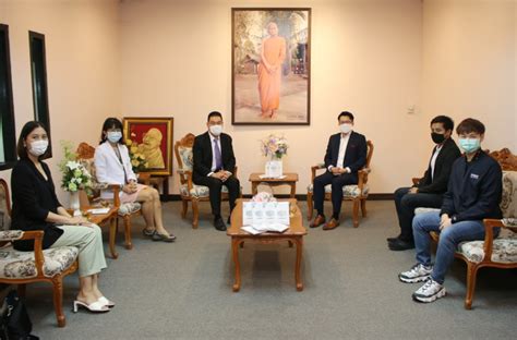 คณะแพทยศาสตร์ มช ให้การต้อนรับ ดร พันธุ์อาจ ชัยรัตน์ ผอ สำนักงานนวัตกรรมแห่งชาติ