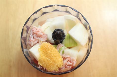 파프리카를 넣은 아이 깍두기