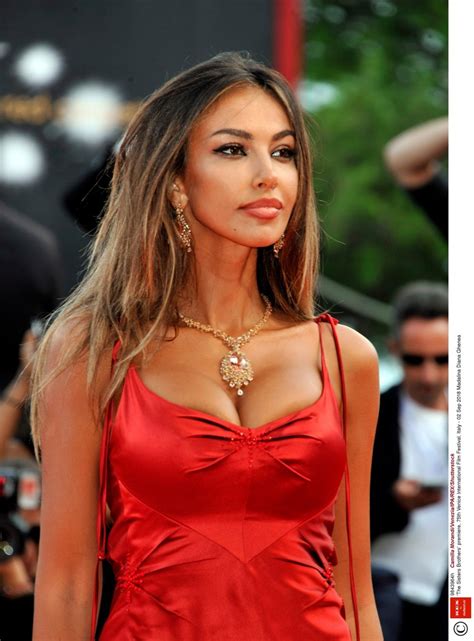 Ok ლეონარდო დიკაპრიო 35 წლის მადალინა გენეას ხვდება მსახიობს სურს რომ რეპუტაცია აღიდგინოს