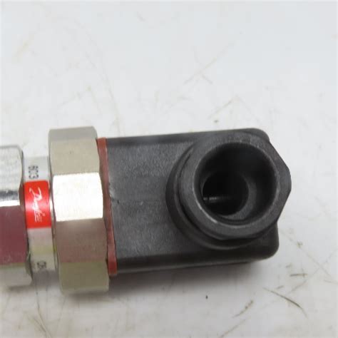 Danfoss 084Z6017 Temperature Sensor MBT 5250 300 Mm 50F To 200F Bullseye Industrial Sales
