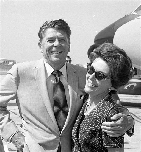 Fileronald Reagan And Nancy Reagan At Airport 1972 Wikimedia