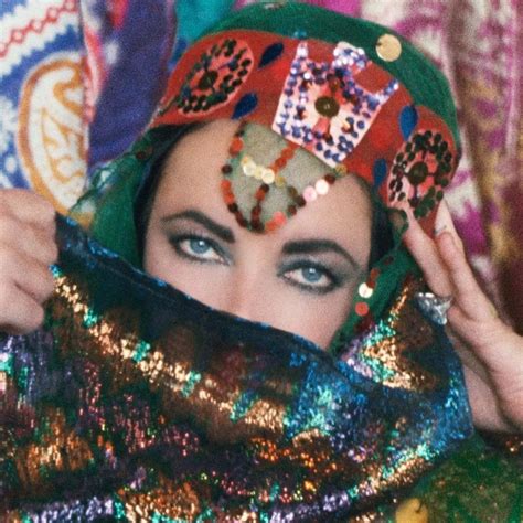 برای تبلیغ حجاب از الیزابت تیلور استفاده کنید عکس های خانم بازیگر